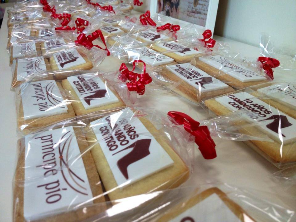 Galletas decoradas para regalar – Escuela de Repostería Creativa y ...